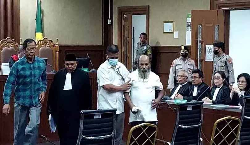 Former Papuan governor Enembe’s corruption trial ends – verdict soon ...